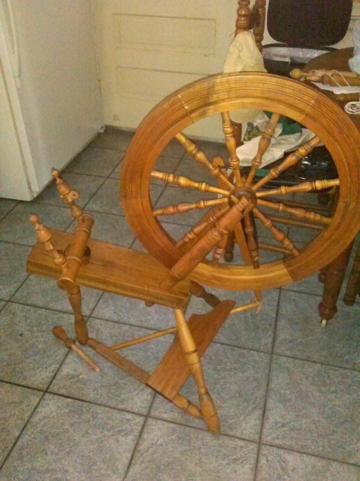 Gardner Street : Country Craftsman Spinning Wheel